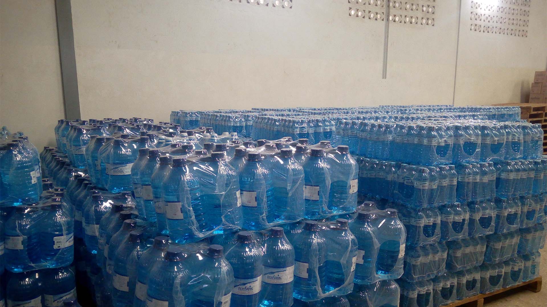 Suits your lifestyle - Meru Spring Drinking Water